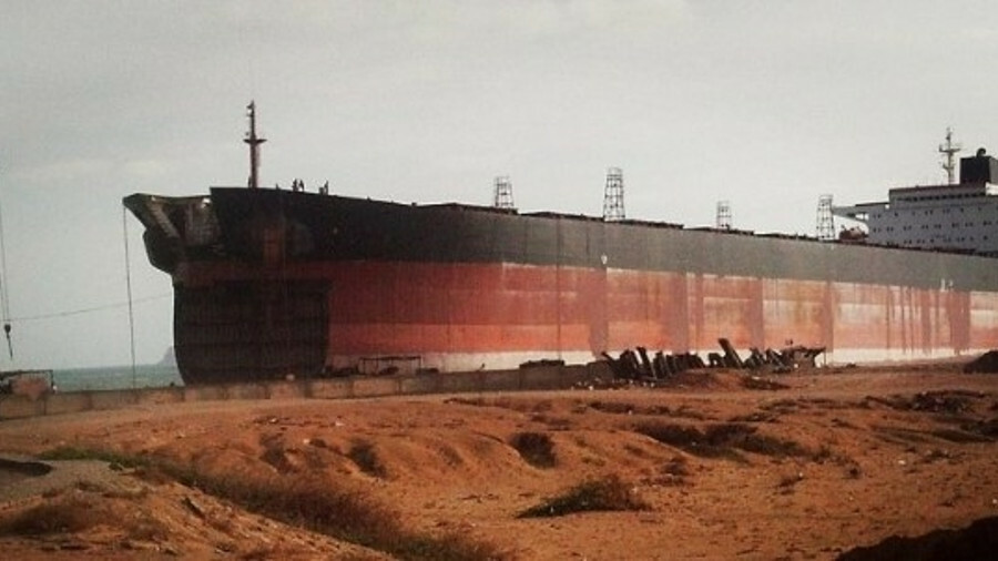 Riviera - News Content Hub - Tanker scrapping surges to 3.5M dwt in ...
