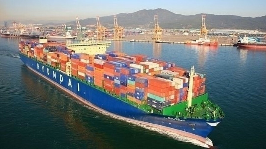 Riviera - News Content Hub - HMM to order 20 ‘eco-friendly’ mega box ships