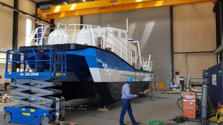 Riviera - News Content Hub - Advanced hullform makes crew transfer ...