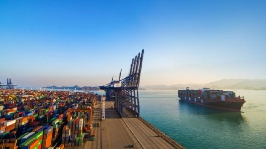 Riviera - News Content Hub - Hapag-Lloyd orders world’s first LNG mega ...