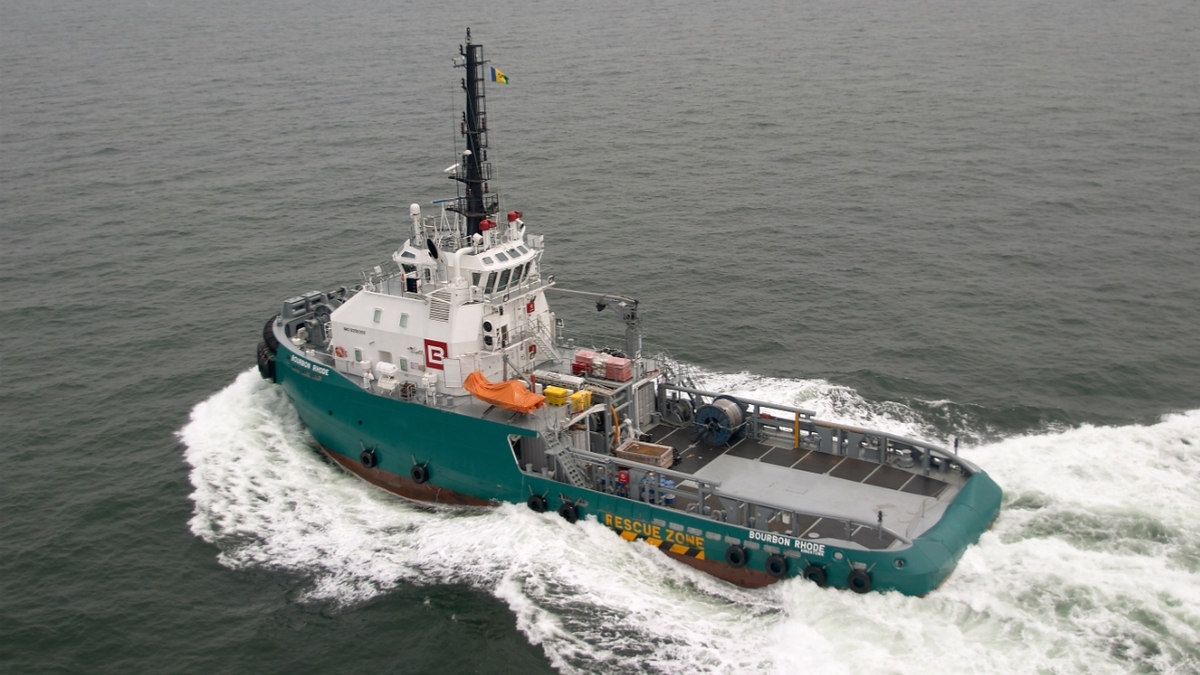 Riviera Maritime Media - News Content Hub - 14 tug boat crewmembers at ...