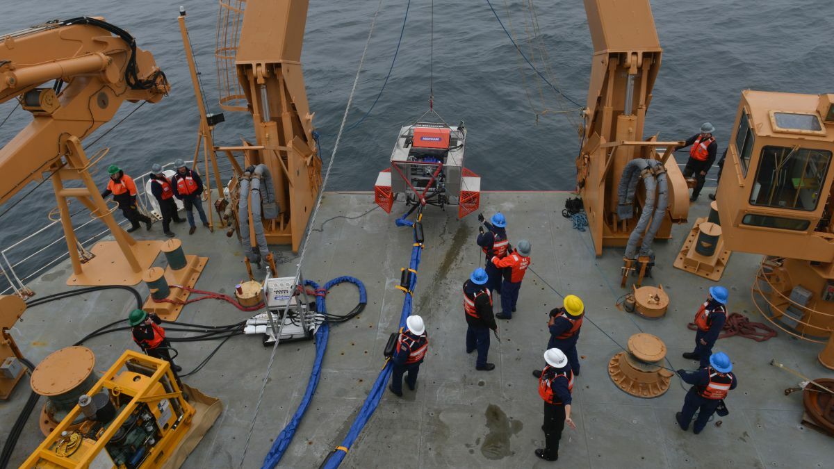 Riviera - News Content Hub - Autonomy tested for oil spill removal