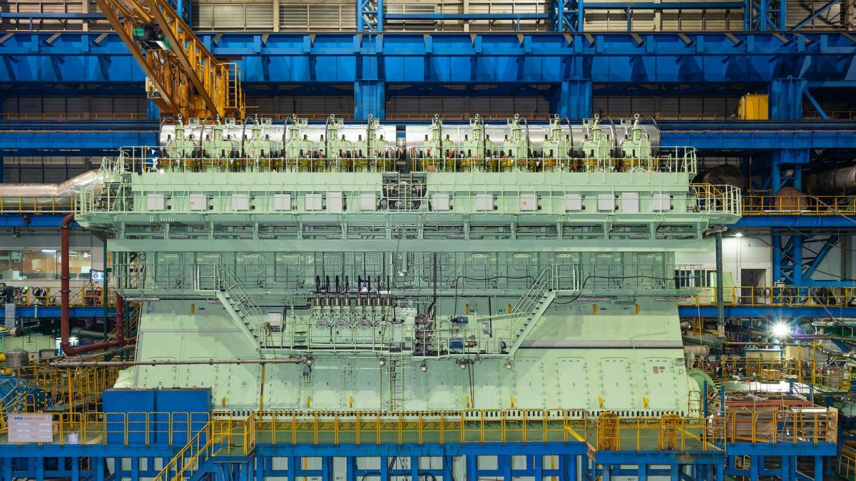 Riviera - News Content Hub - Massive dual-fuel engine is a world-beater