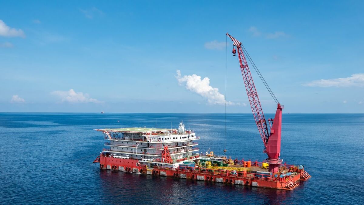 Riviera - Expert Views - Controlling crew connectivity presents new ...