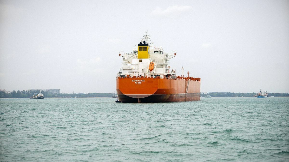 Riviera - News Content Hub - LR1 combination carrier switches cargo ...