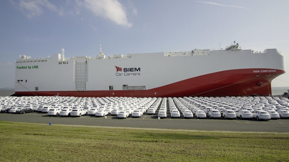 Riviera - News Content Hub - First LNG-fuelled PCTC for North America ...