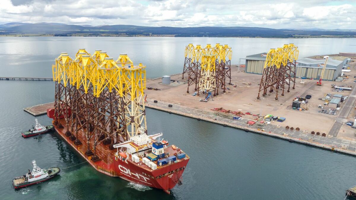 Riviera - News Content Hub - First 10 jacket foundations arrive in UK ...