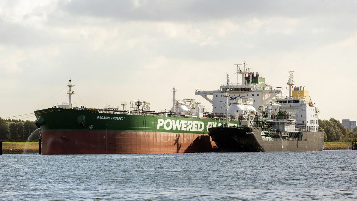 Riviera - News Content Hub - IAPH presents guidelines for LNG-powered ...