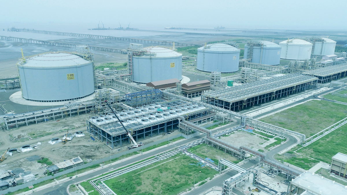 Riviera - News Content Hub - Using small-scale LNG to exploit new markets