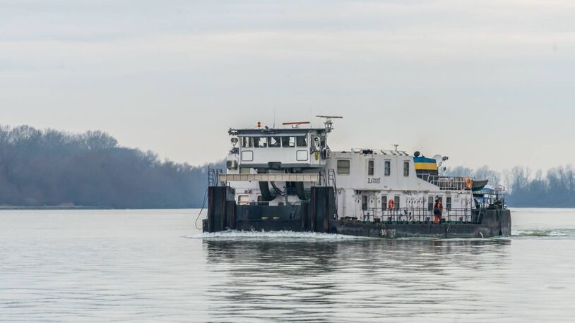 Riviera - News Content Hub - Ukrainian push boat fleet to retrofit dual ...