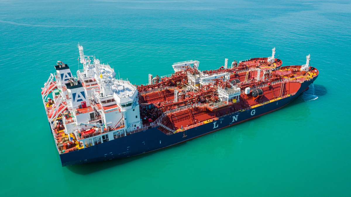Riviera - News Content Hub - Seeing double: new LNG bunker vessel ...