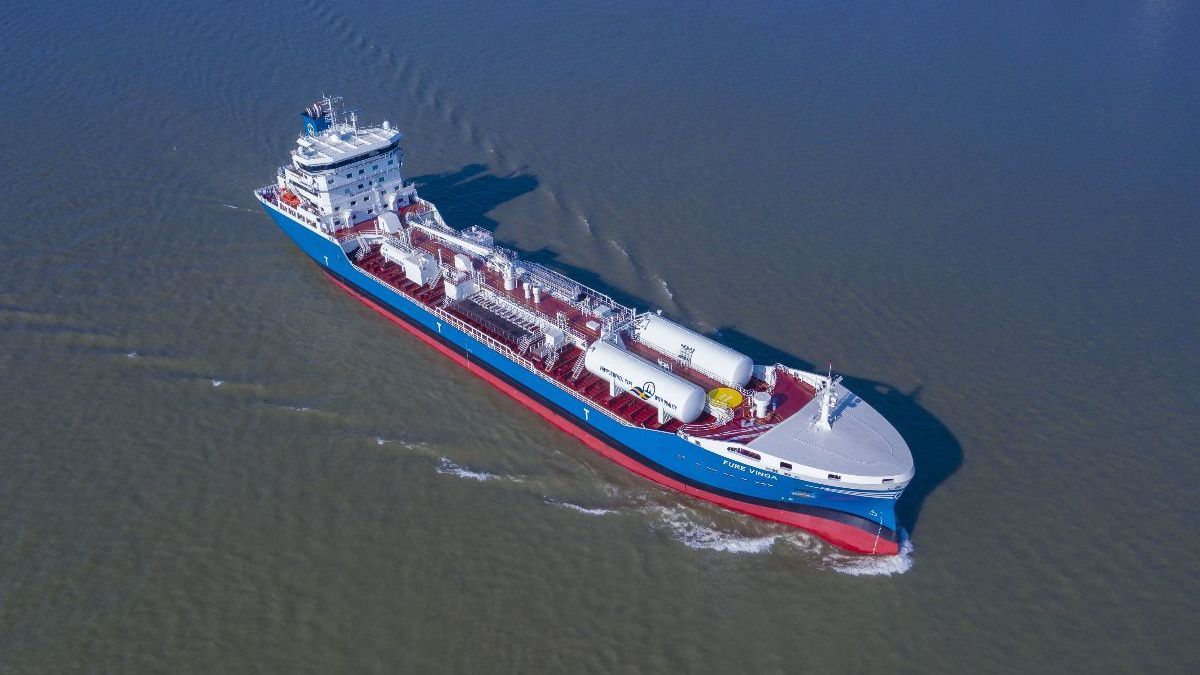 Riviera - News Content Hub - BV assigns first smart ship notation to ...