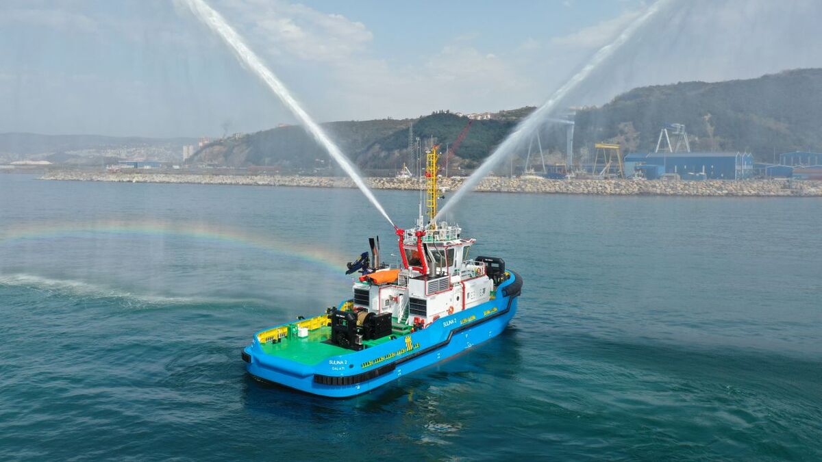 Riviera - News Content Hub - Danube ice-class emergency response tug ...