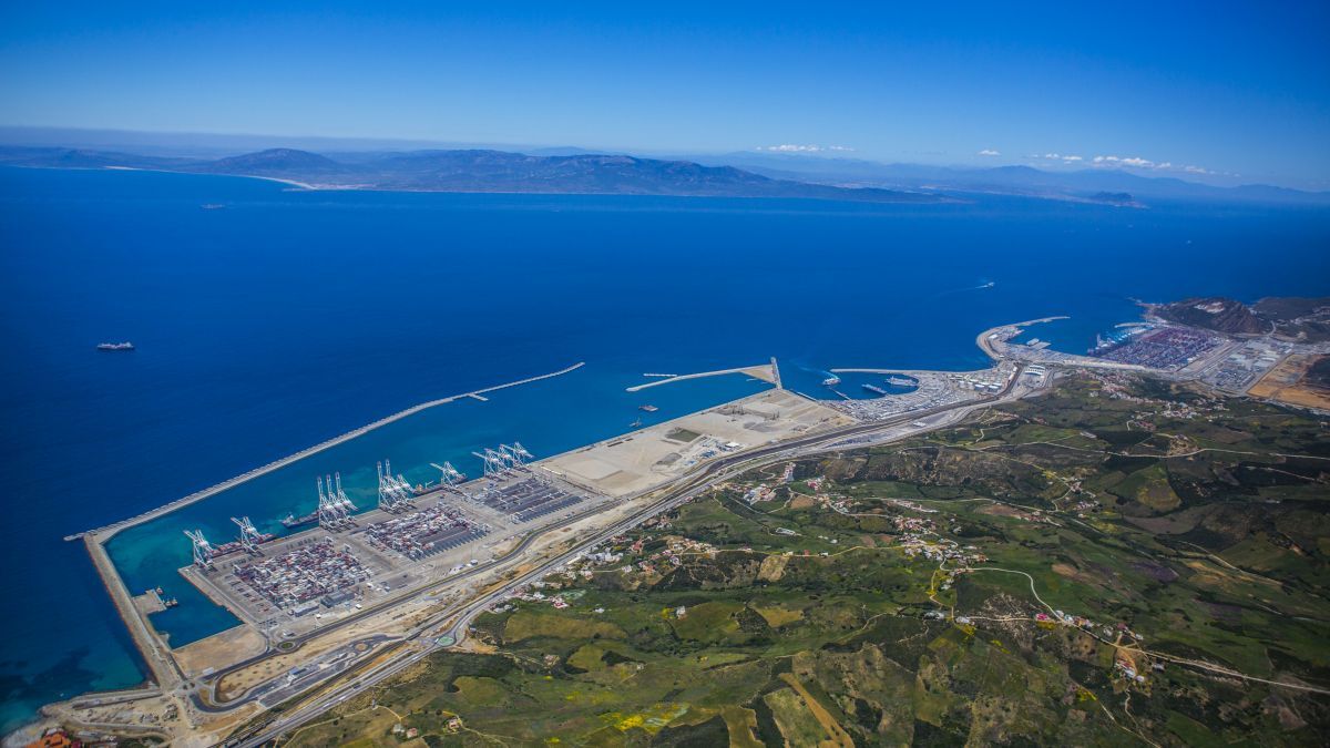 Riviera - News Content Hub - IAPH to rate ship environmental ...