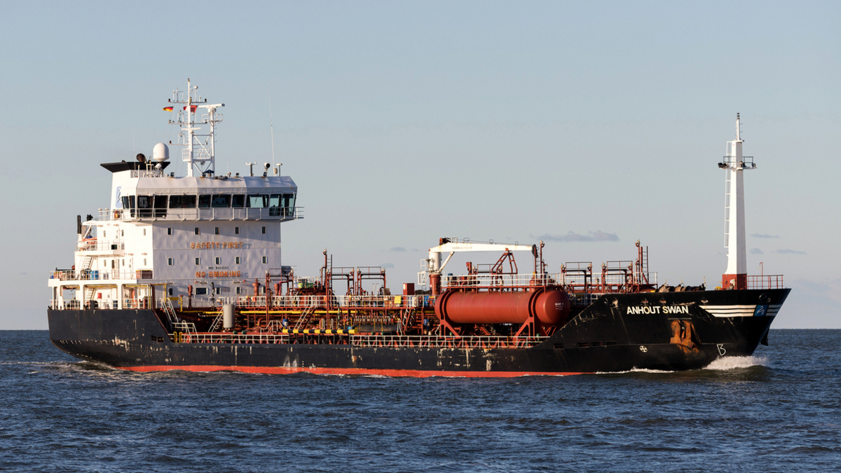Riviera - News Content Hub - Uni-Tankers opts for Regs4ships regulatory ...