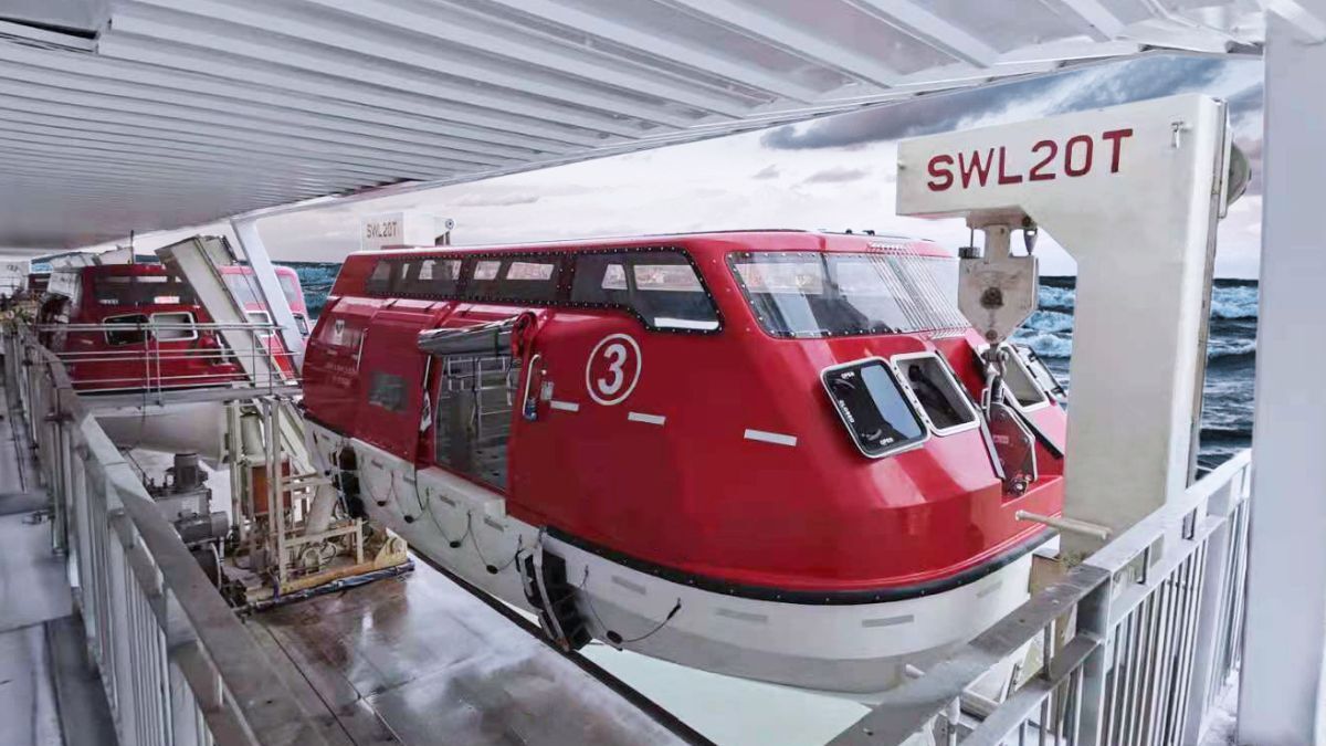 Riviera - News Content Hub - New passenger lifeboat systems take a step ...