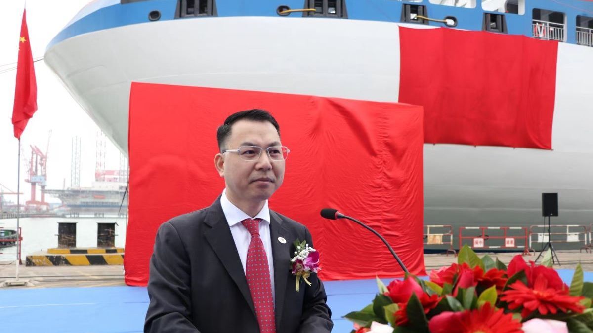 Riviera - News Content Hub - First Chinese-built methanol dual-fuel tanker starts sea trials