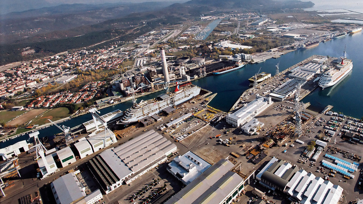 Riviera - News Content Hub - Shipbuilding powered by the sun