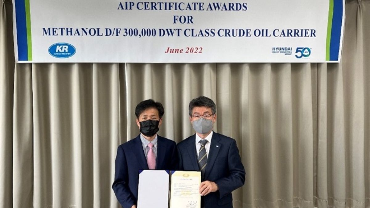 Riviera - News Content Hub - Methanol dual-fuel VLCC design gets class ...