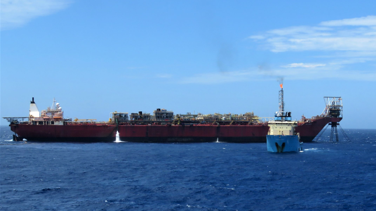 Riviera - News Content Hub - Maersk ties up another mooring contract ...