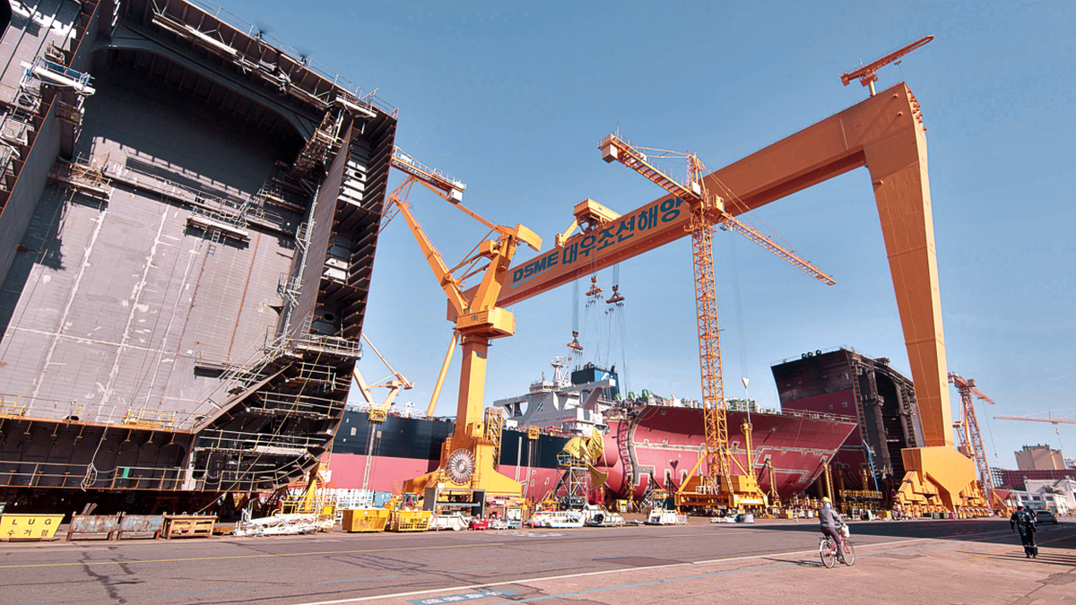 Riviera - News Content Hub - Qatar’s massive LNG newbuilding programme ...