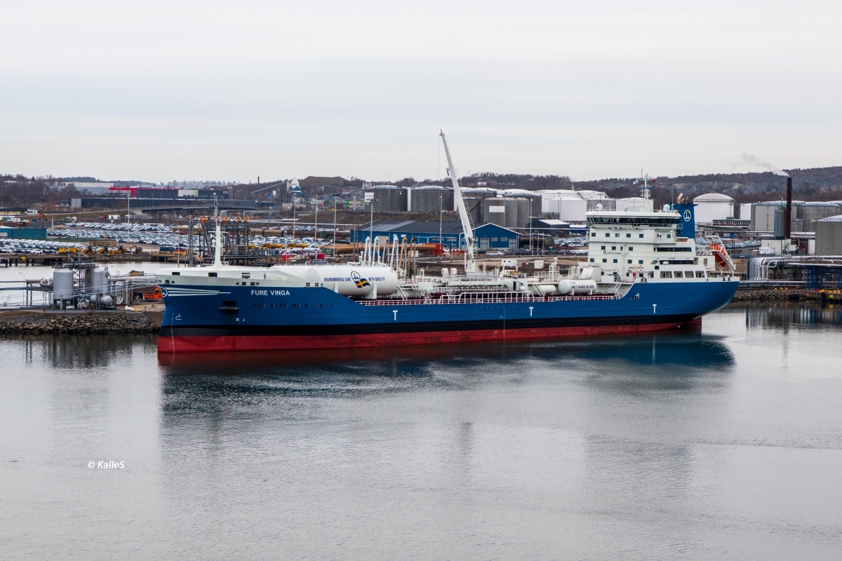 Riviera - News Content Hub - Funding made for tanker shore power connection