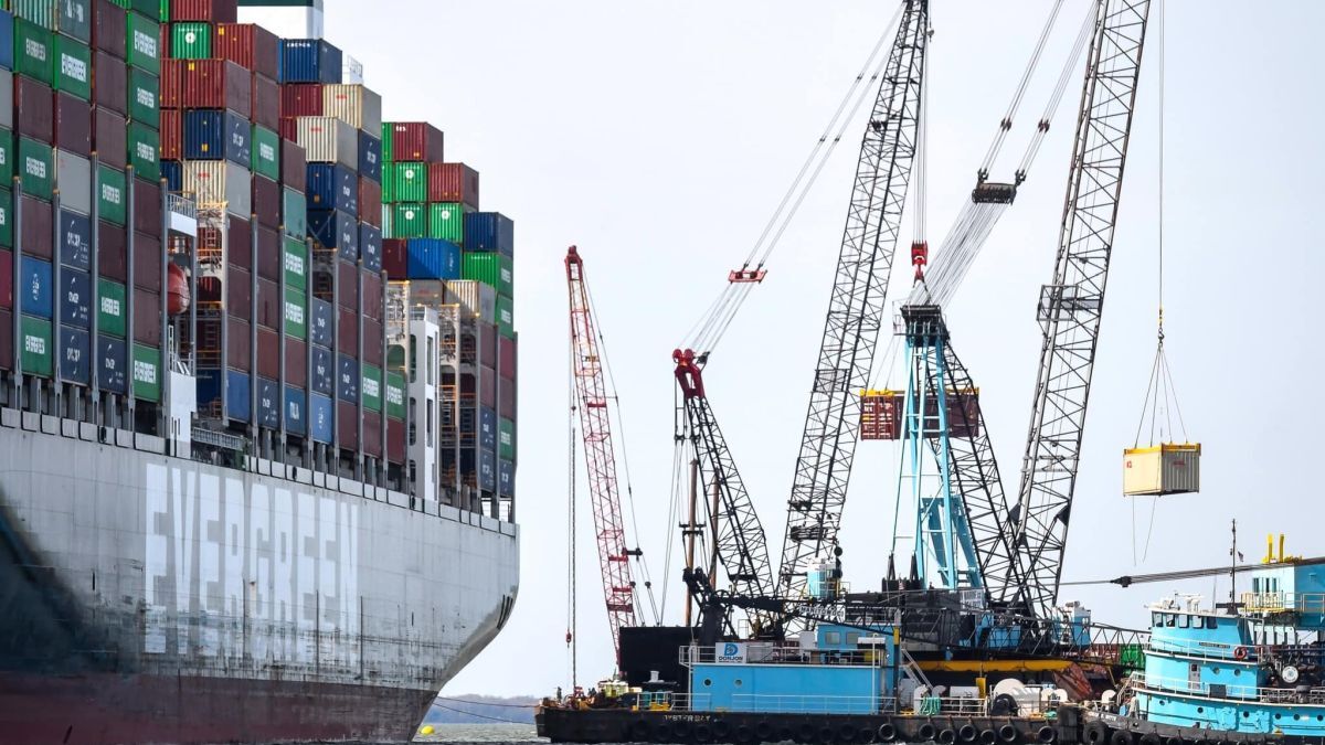 Riviera - News Content Hub - ITS Award winner: Donjon-Smit recognised for Ever Forward salvage