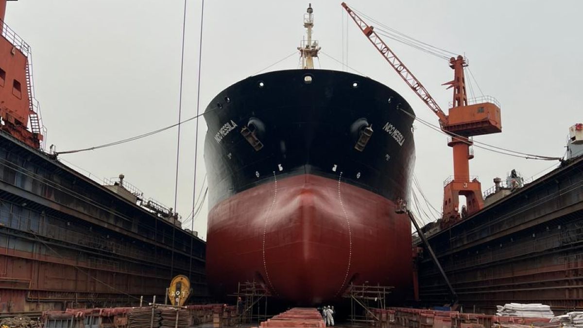 Riviera - News Content Hub - Deal announced to recoat chemical carrier ...