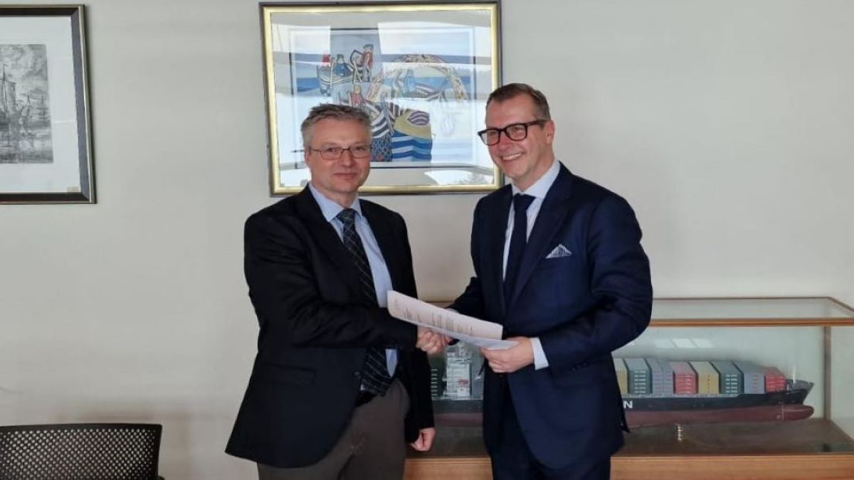 Riviera - News Content Hub - Tanker owner explores CCS shipping