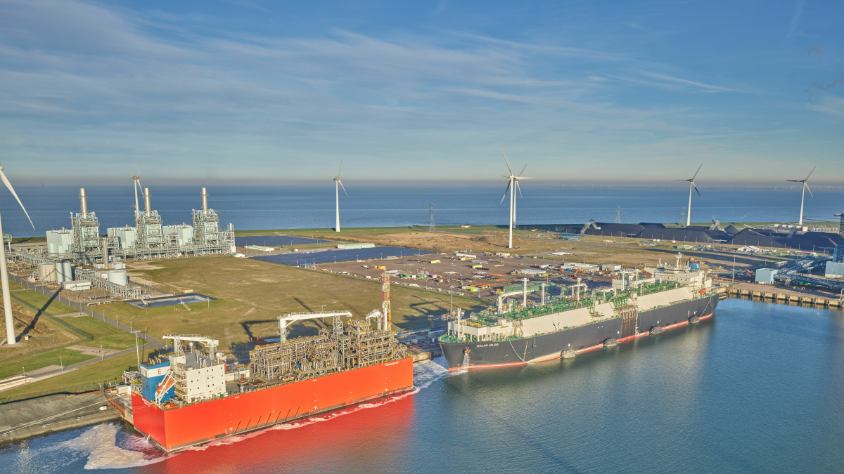 Riviera - News Content Hub - Vopak snaps up one FSRU-based terminal, passes on another