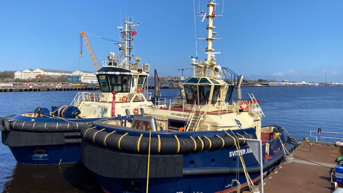 Riviera - News Content Hub - Svitzer welcomes low-emissions tug to UK fleet