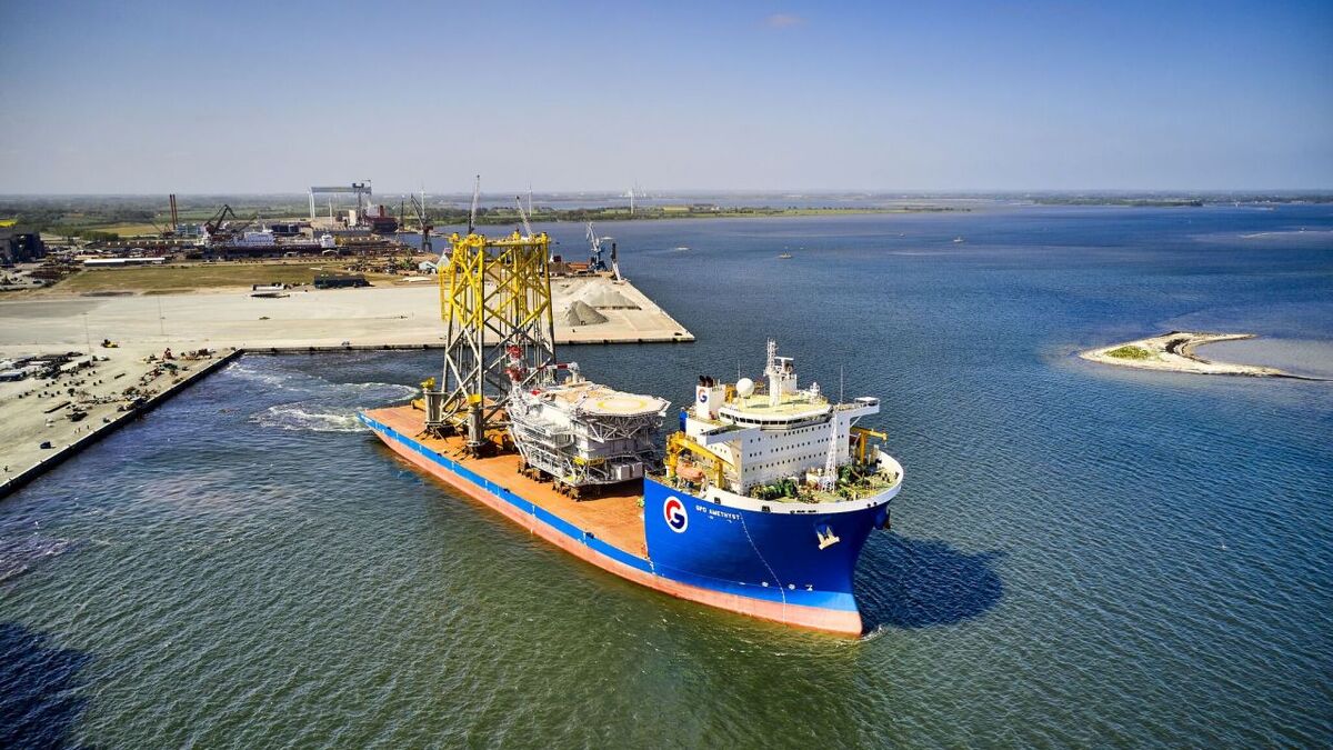 Riviera - News Content Hub - Vineyard Wind 1 substation and jacket set ...