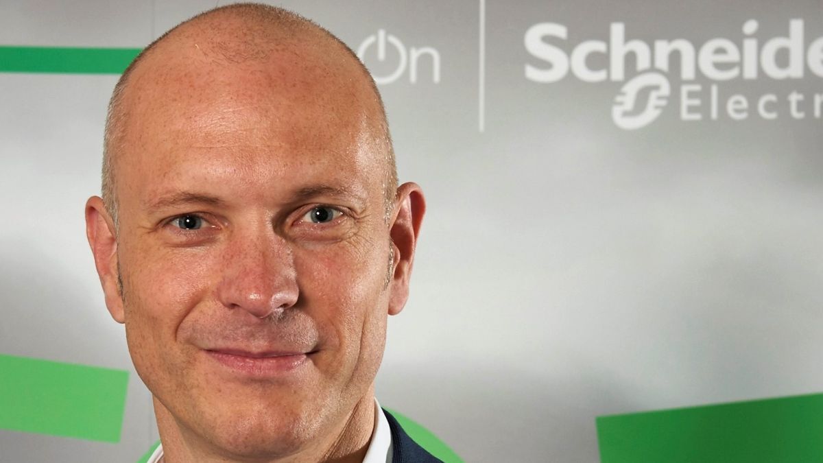 Riviera - News Content Hub - Unveiling shore power’s role in UK’s first green shipping corridor