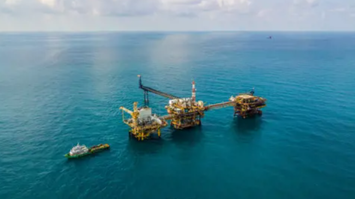 Riviera - News Content Hub - Shell reduces Indonesian investment