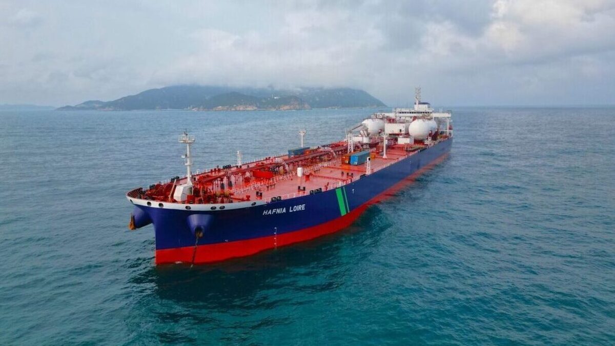 Riviera - News Content Hub - Hafnia orders four methanol MR tankers