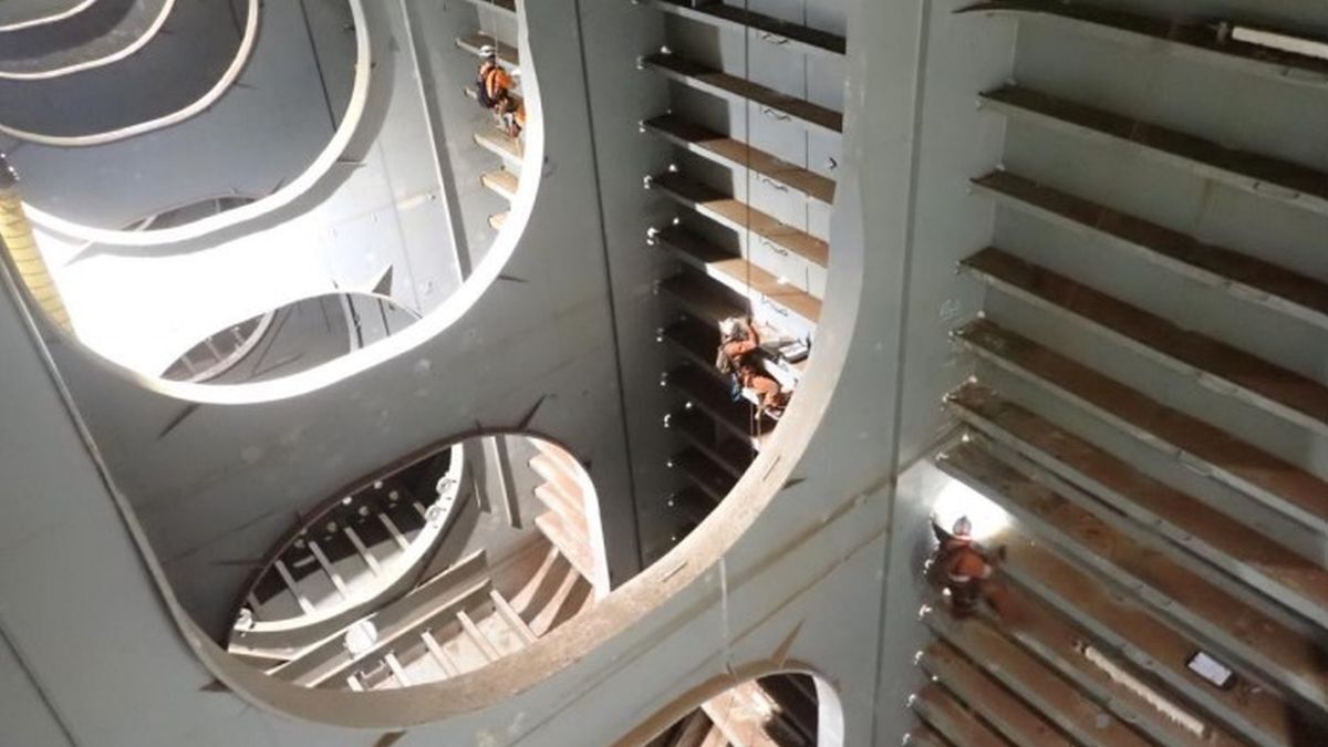 Riviera - News Content Hub - Ballast water problem halts operations on ...