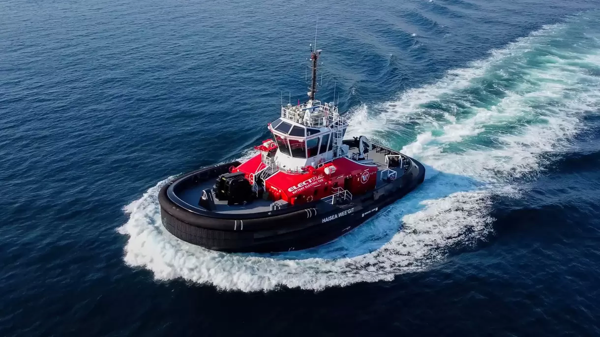 Riviera - News Content Hub - LNG Canada receives second all-electric tug