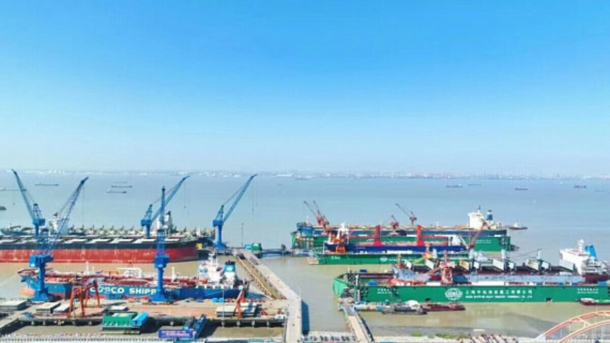 Riviera - News Content Hub - COSCO reveals details on box ship methanol ...