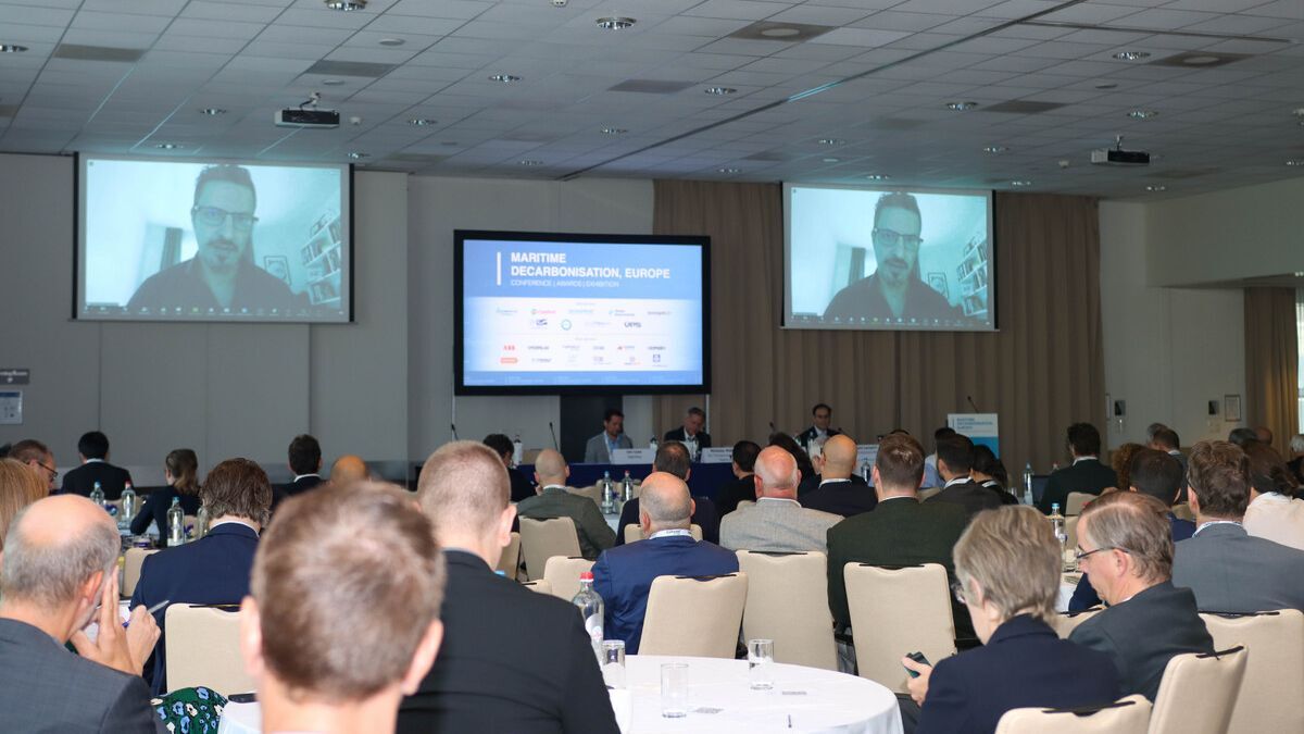 Riviera - Communication