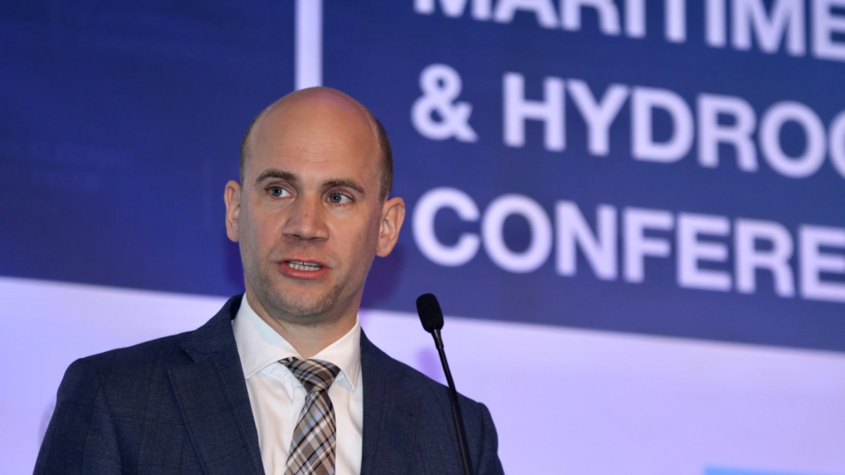 Riviera - News Content Hub - Fuel cells unveiled for commercial ...