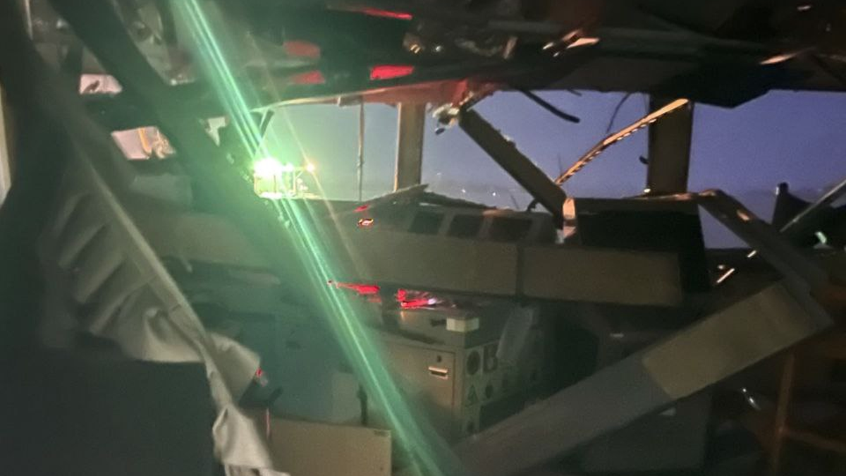 Riviera - News Content Hub - Deadly missile strike hits bulker in ...