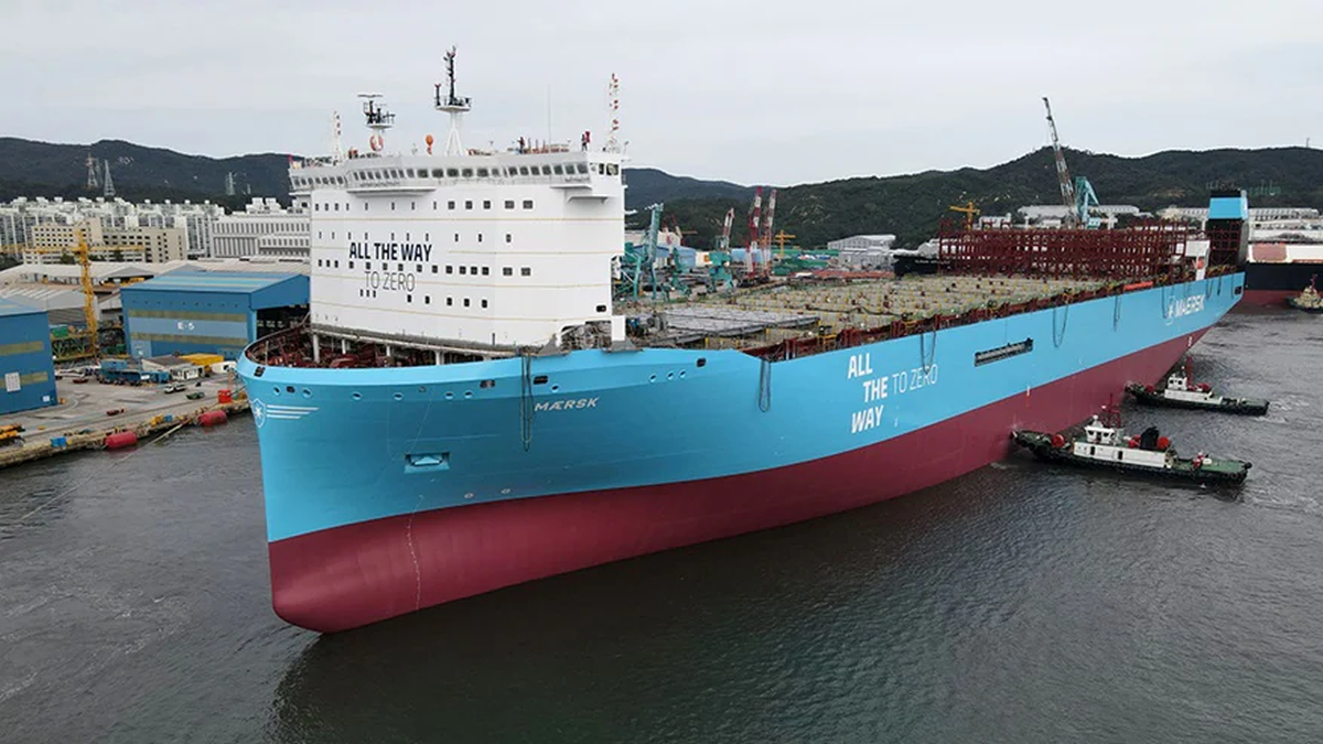 Riviera - News Content Hub - Maersk banks largest green methanol supply deal yet