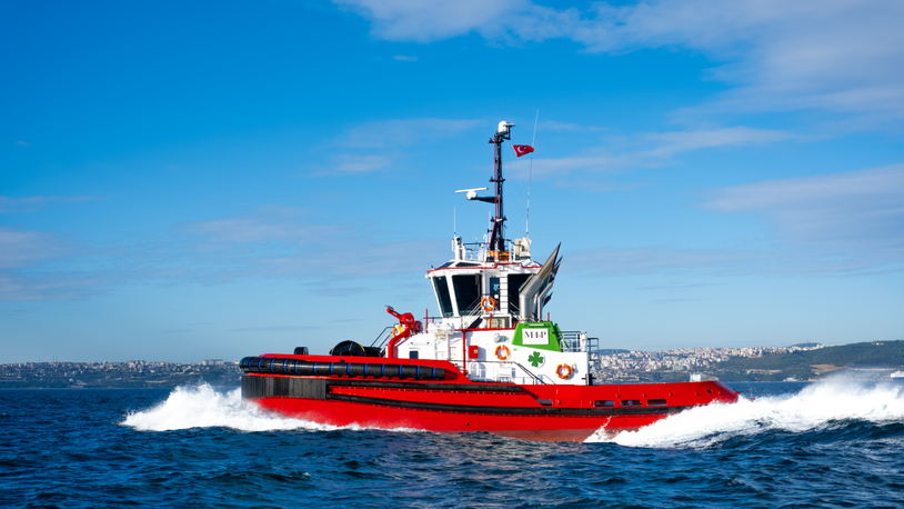 Riviera - News Content Hub - Newbuild tug assists container ships in ...