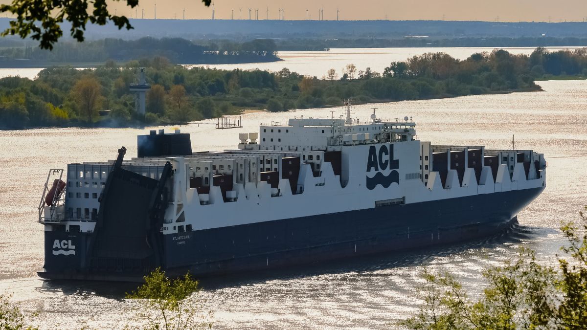 Riviera - News Content Hub - The Transatlantic performs a volte-face