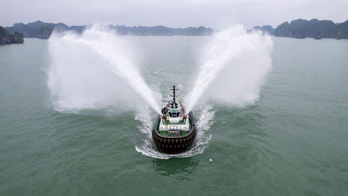 Riviera - News Content Hub - Heavy-lift ship transports tug newbuilds ...
