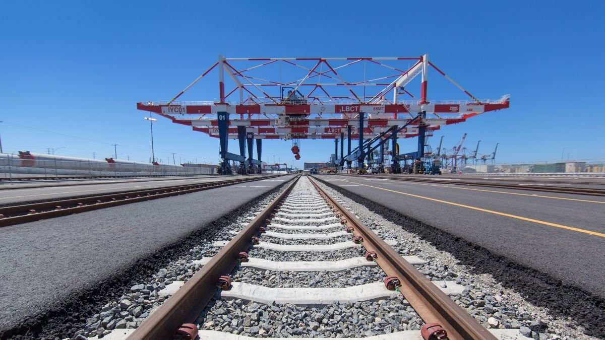 Riviera - News Content Hub - Port of Long Beach: enter the Green Gateway