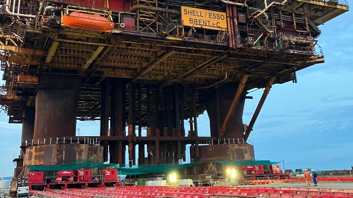 Riviera - News Content Hub - Final Brent topside reaches UK recycling yard