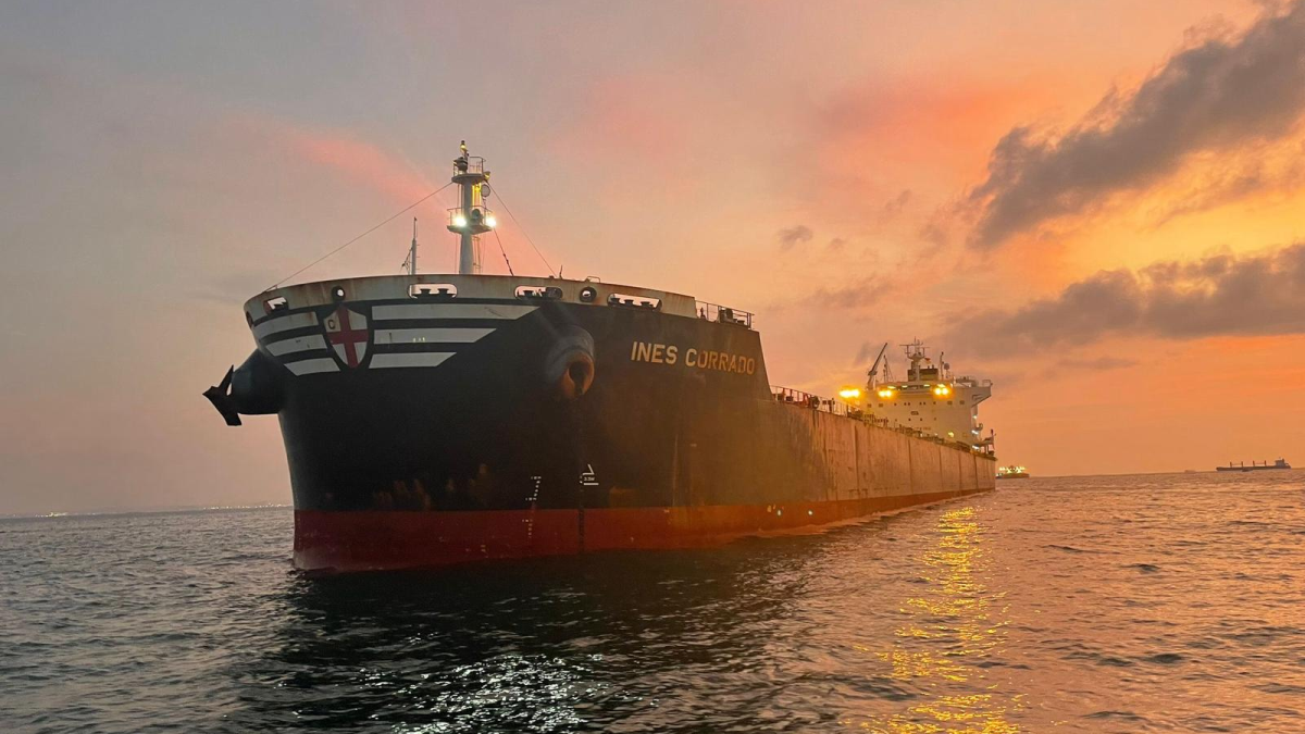 Riviera - News Content Hub - Bulk carrier bunkering overflow spills 5 ...