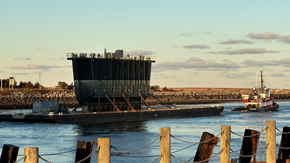 Riviera - News Content Hub - Stevens Towing vessels support US drydock ...