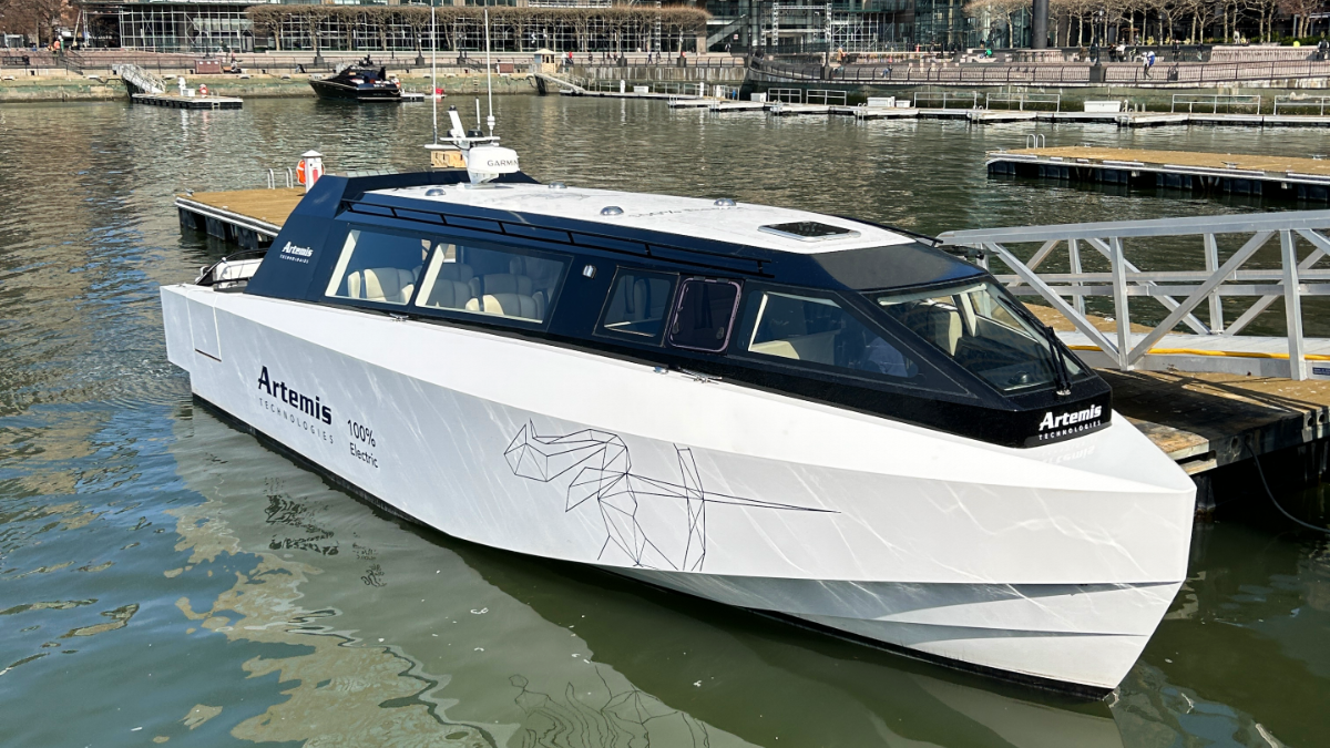 Riviera - News Content Hub - ‘Flying’ in New York Harbor with zero ...
